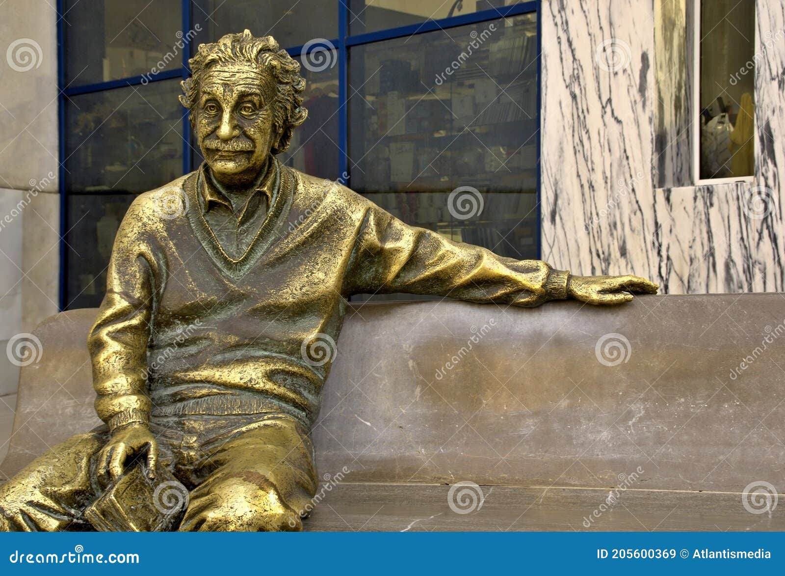 Albert Einstein Statue in Granada - Spain Editorial Stock Image - Image ...