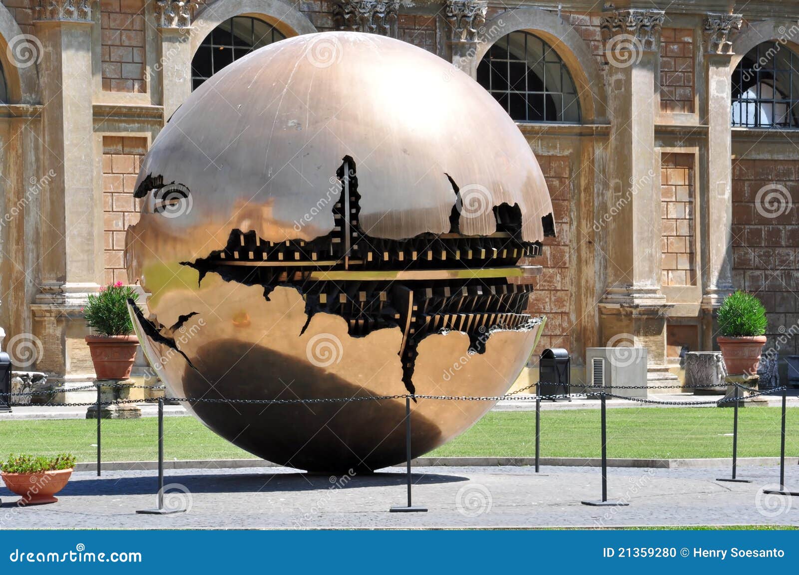 Bronze Ball in Vatican Museum Editorial Image - Image of arnaldo ...