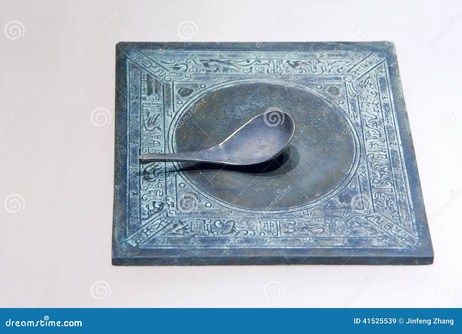 Bronze compass stock image. Image of civilization, china - 41525539