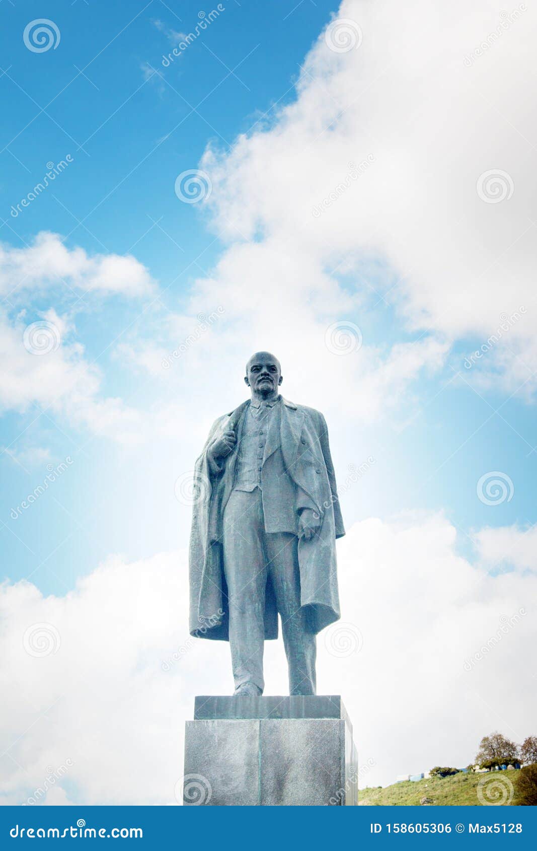 Bronze monument of Lenin stock photo. Image of development - 158605306