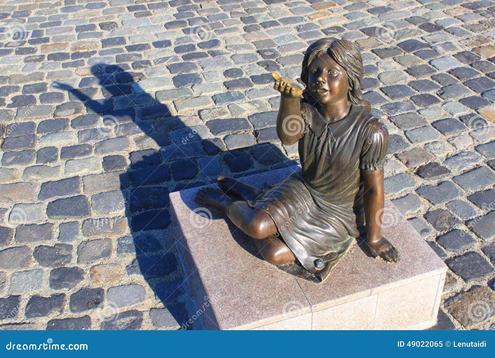 Bronze statue of girl stock image. Image of statue, children - 49022065