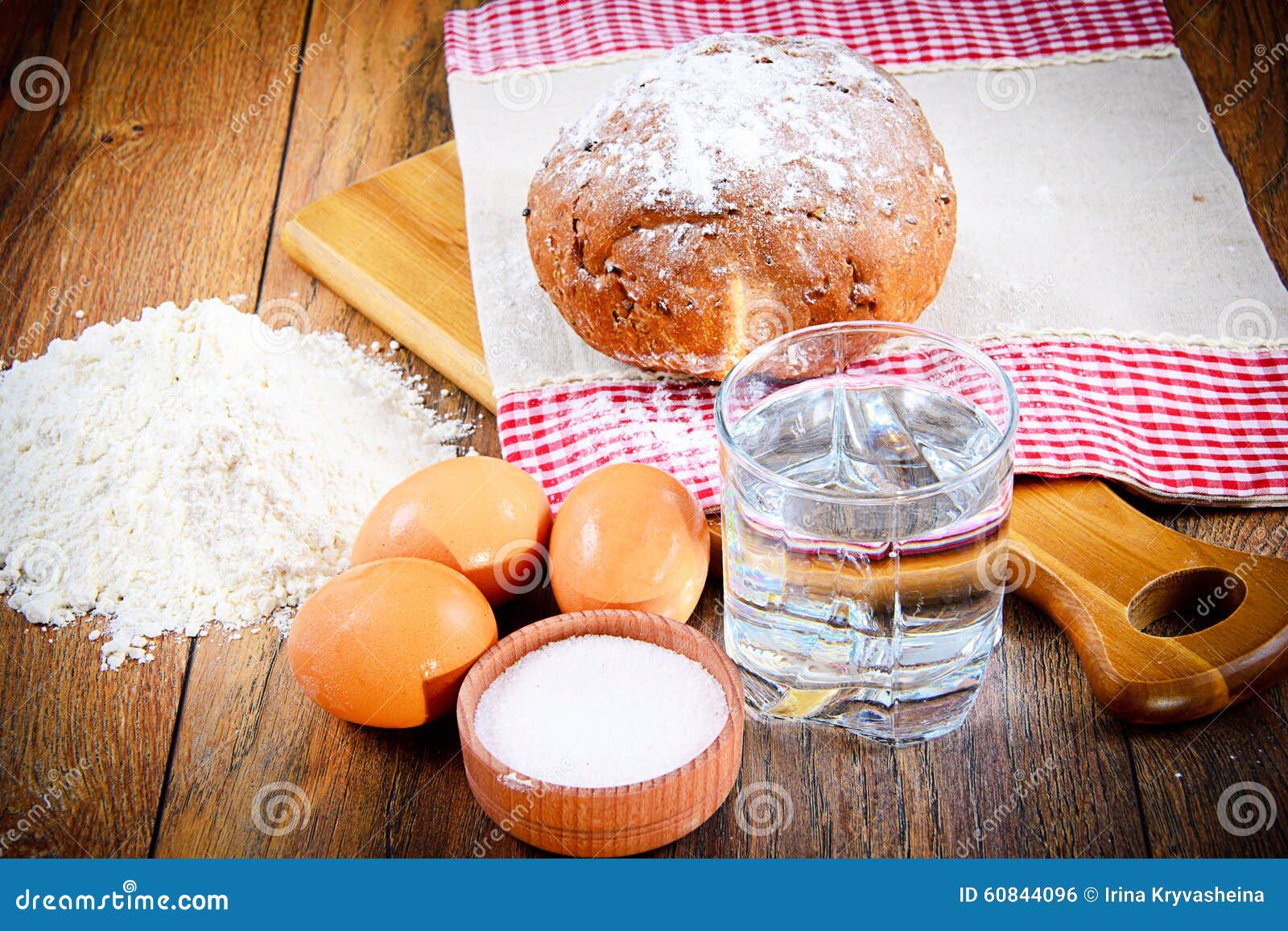 Brood, Bloem, Ei En Water Baksel Stock Foto - Image of deeg, drank ...