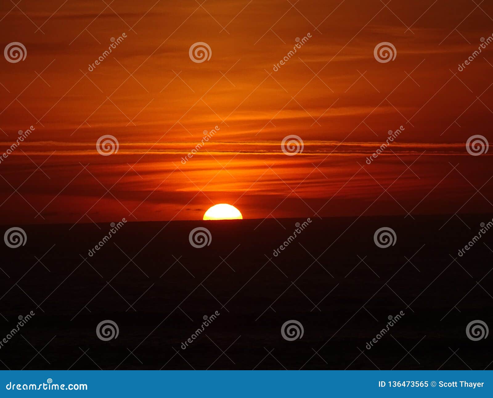 Brookings, Oregon Sunset on Beach Stock Image - Image of water, dusk ...