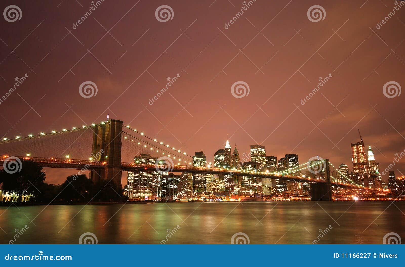 Brooklyn bridge at night stock image. Image of river - 11166227