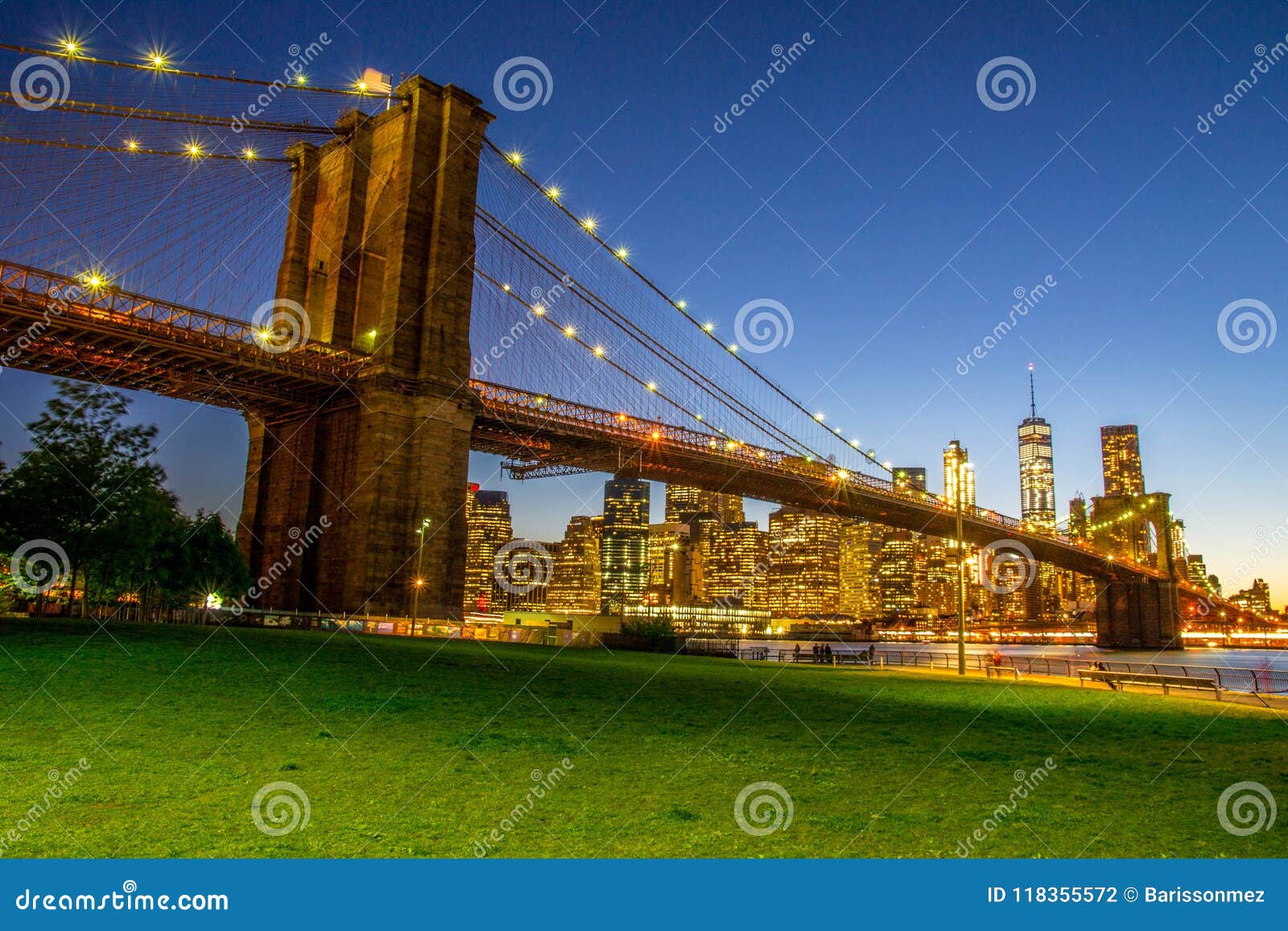 Brooklyn Bridge at Night stock photo. Image of river - 118355572