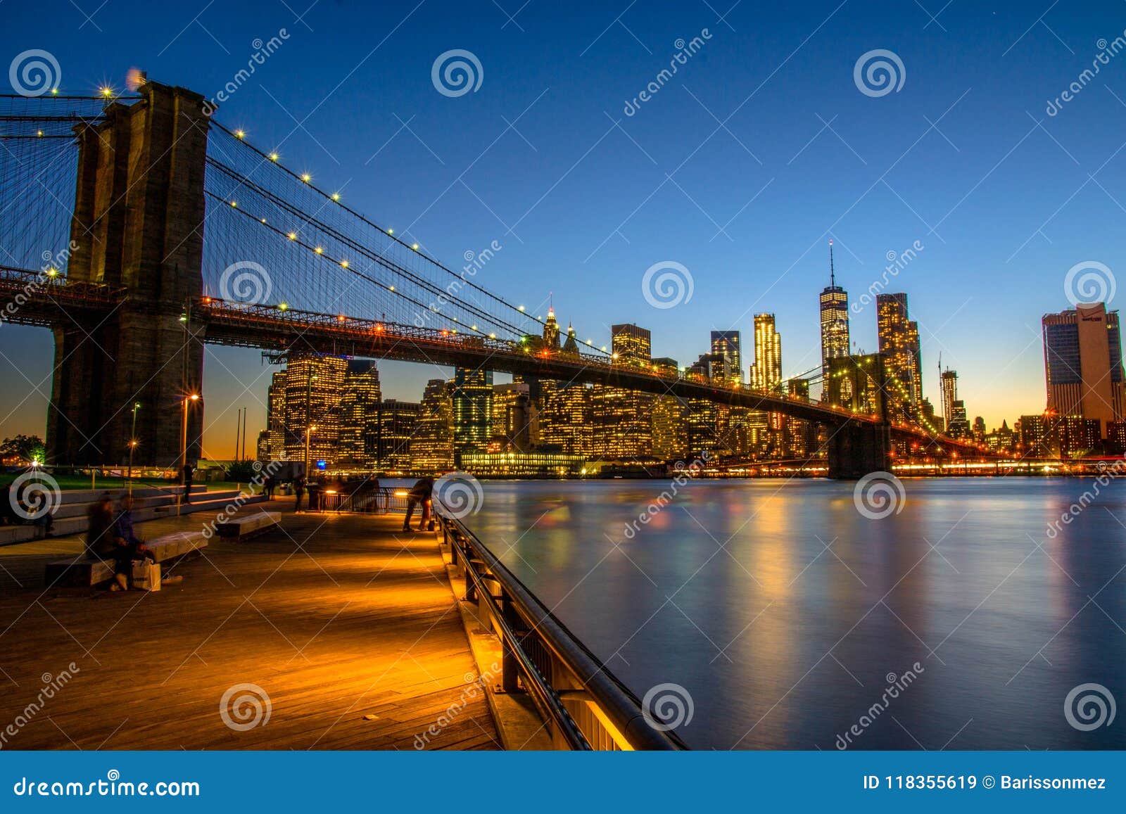 Brooklyn Bridge at Night editorial stock image. Image of river - 118355619