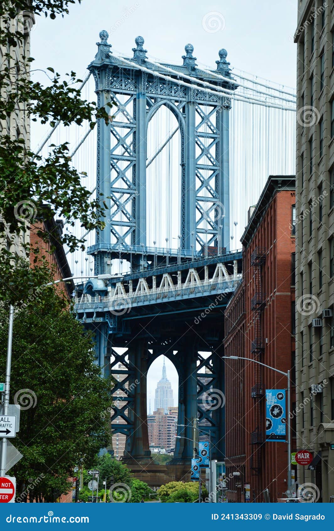 Brooklyn Bridge Vertical View Stock Image - Image of buildings ...