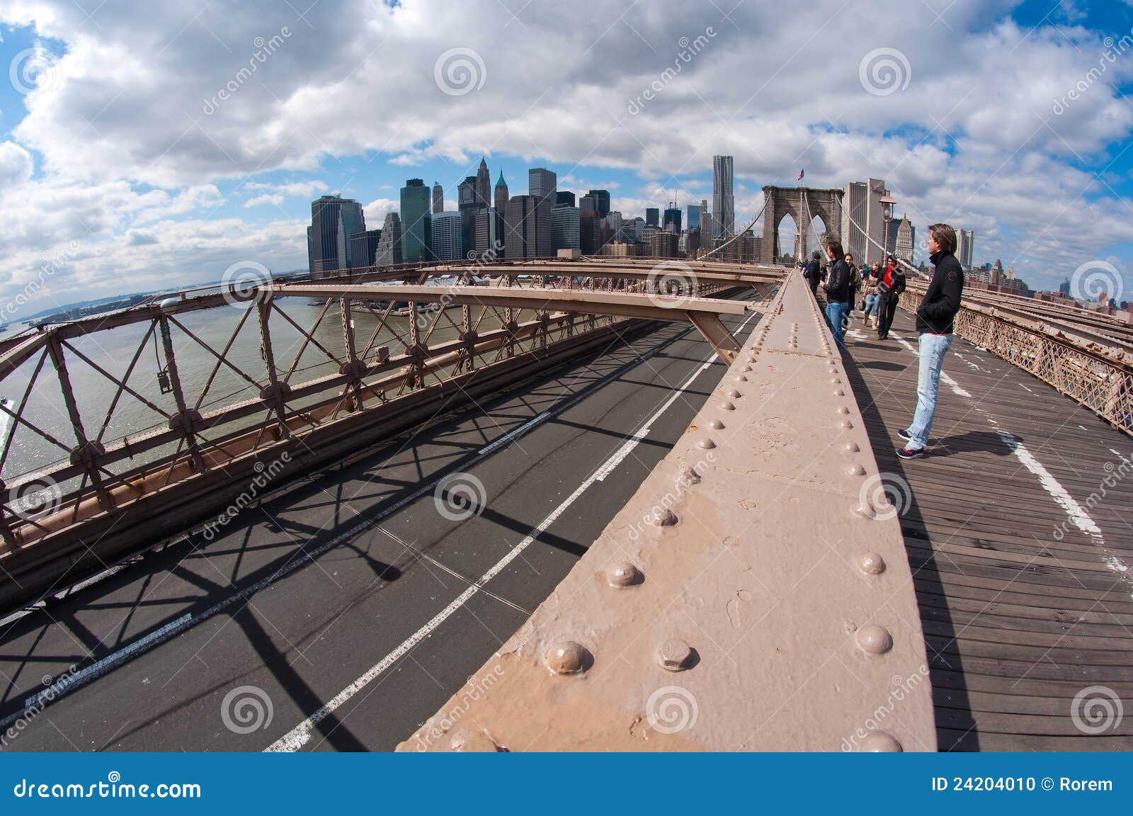 Brooklyn Bridge walkway editorial image. Image of walk - 24204010