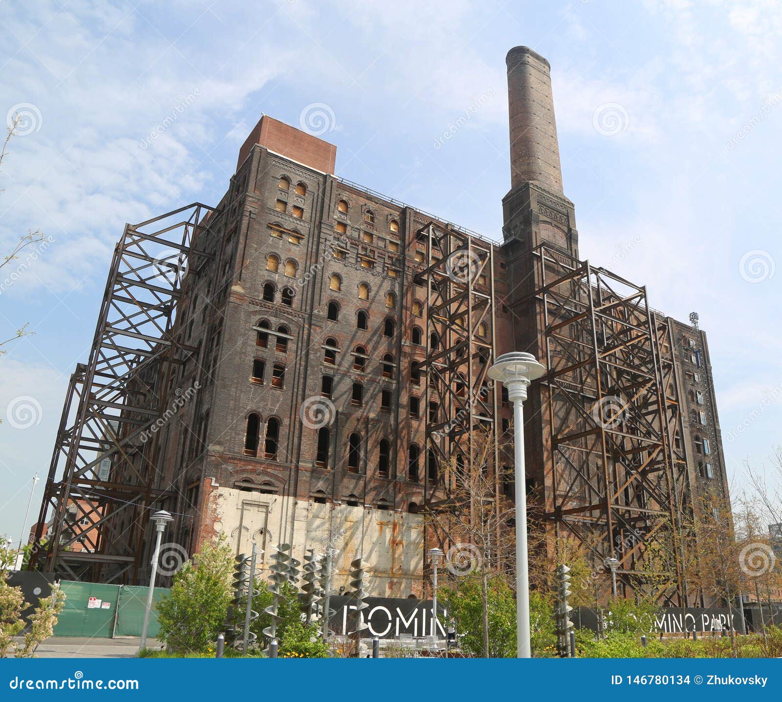 Brooklyn`s Domino Sugar Factory Redevelopment Project Editorial Stock ... Brooklyn`s Domino Sugar Factory Redevelopment Project Editorial Stock ...