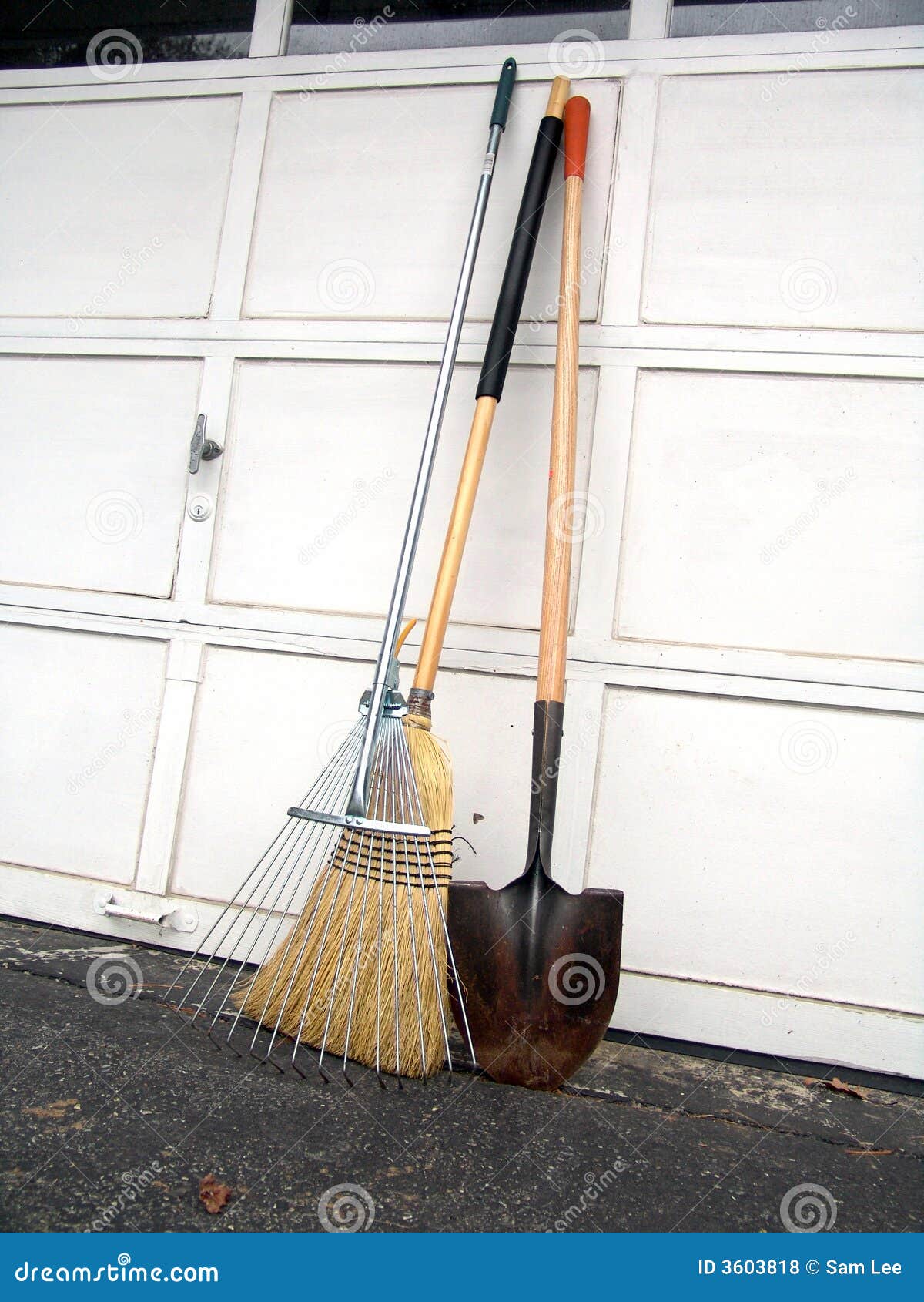 Broom, Shovel and Leave Rake Stock Photo - Image of broom, corn: 3603818