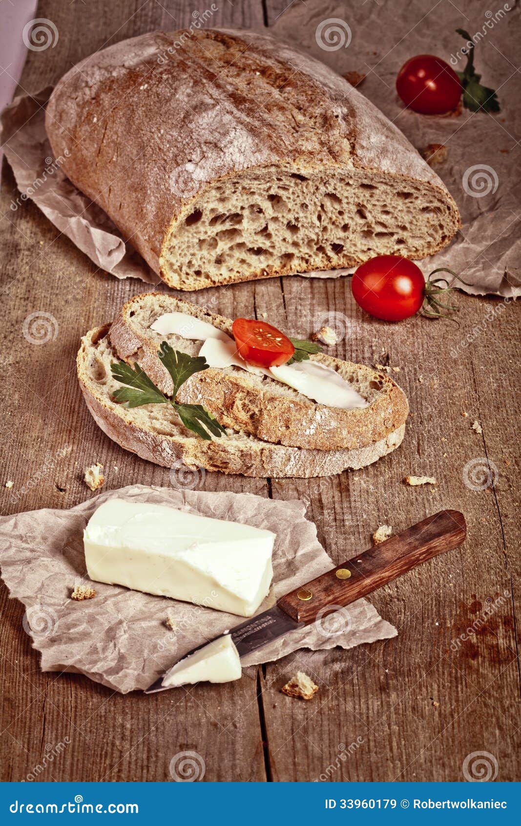 Brot mit Butter stockbild. Bild von küche, ausschnitt - 33960179