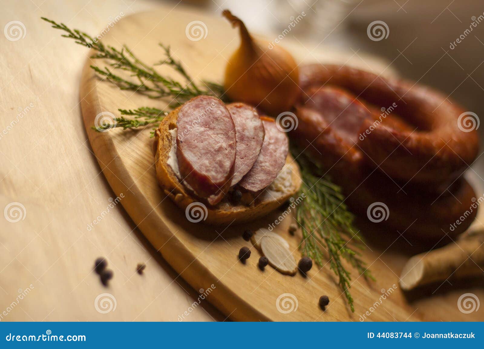 Brot Mit Selbst Gemachter Wurst Stockfoto - Bild von bayerisch, schnitt ...