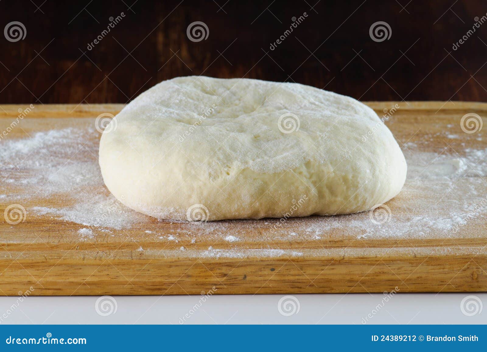 Brot-Teig stockfoto. Bild von nahrung, köstlich, frisch - 24389212