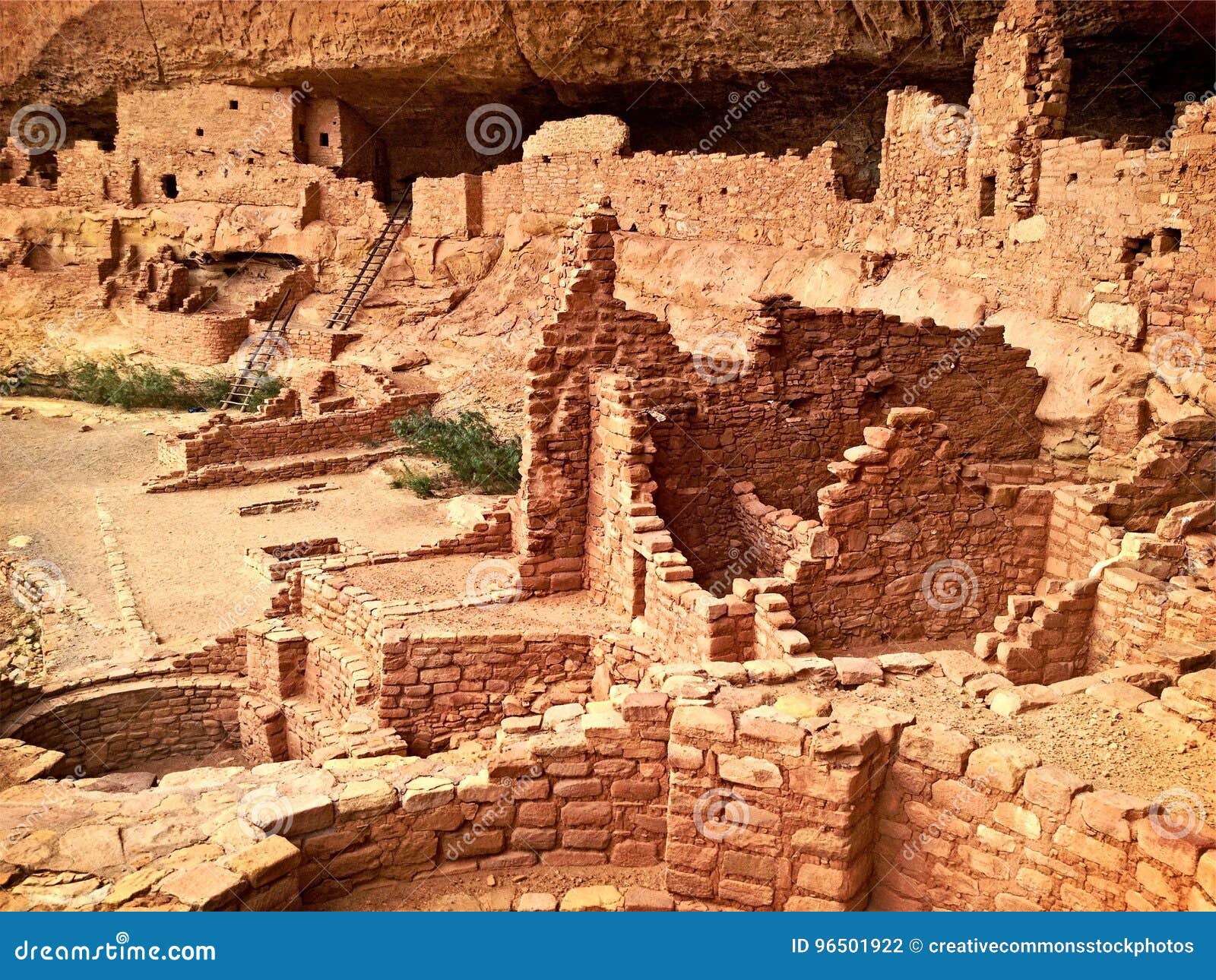 Brown Blocks Building Picture. Image: 96501922