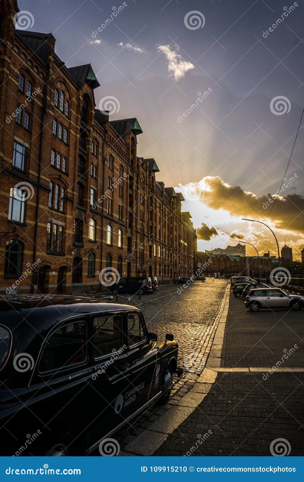 Brown Building Near Road Picture. Image: 109915210