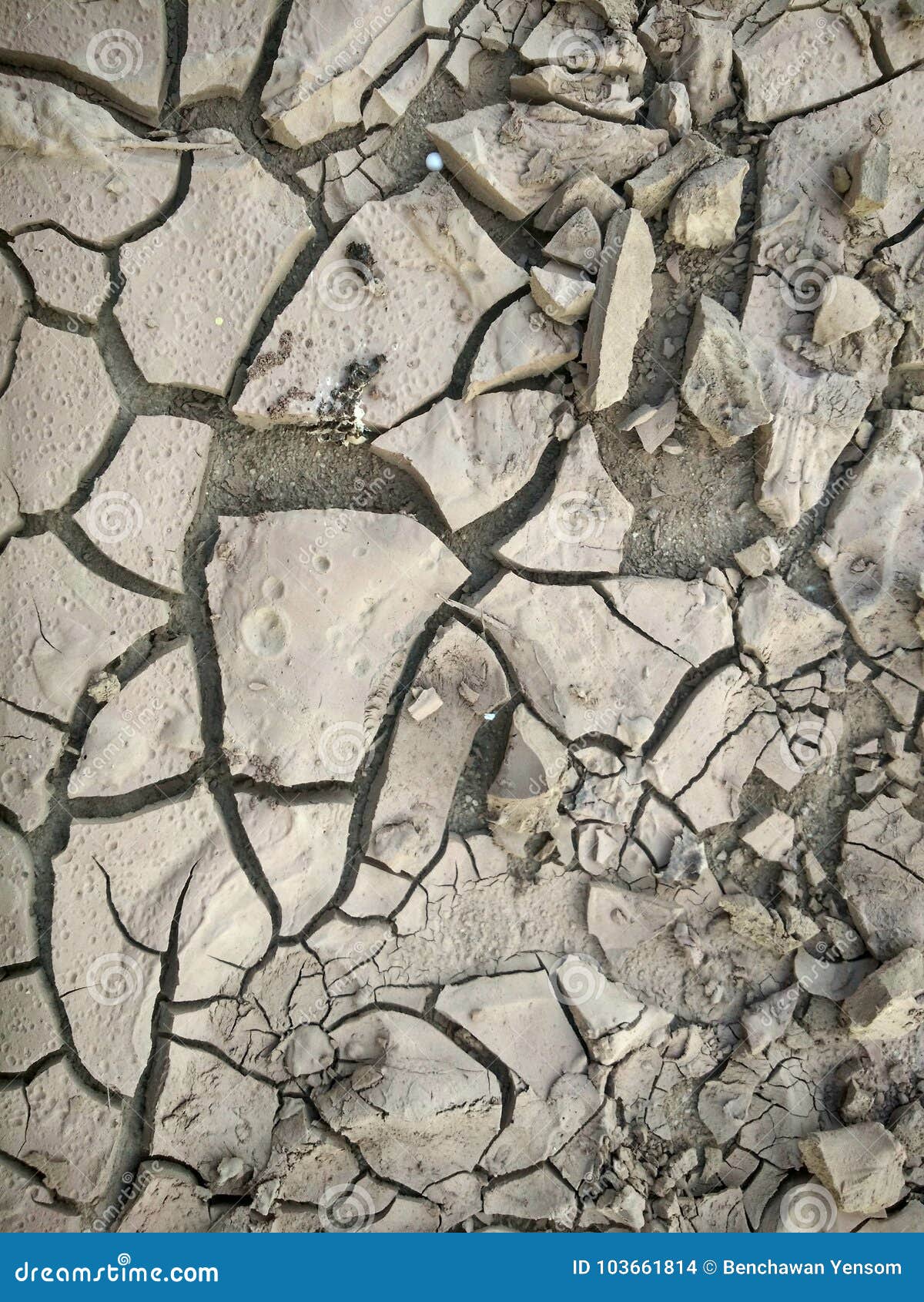 Broken Earth Royalty-Free Stock Photo | CartoonDealer.com #6032535