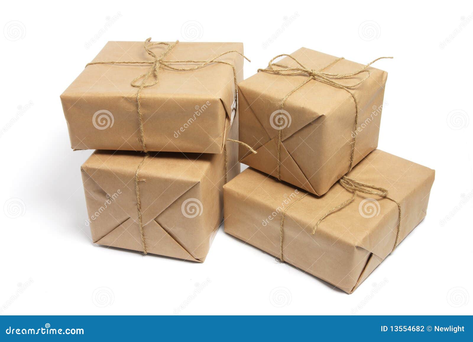 Brown-Pakete stockfoto. Bild von post, pakete, gebunden - 13554682