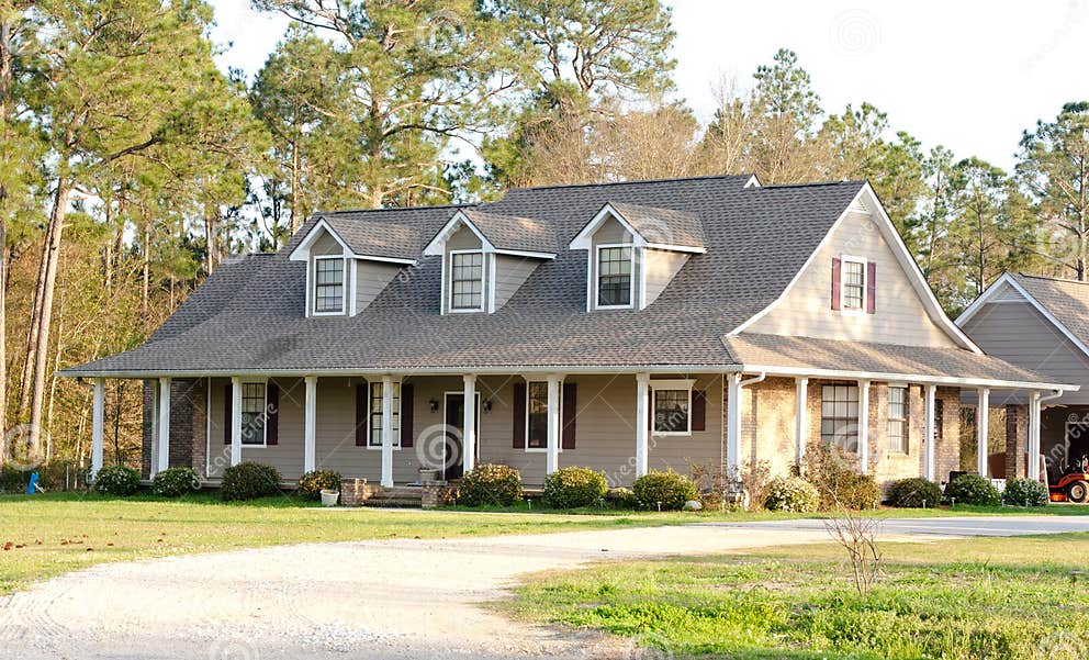 Brown Ranch Style American Home Stock Photo - Image of fall, home: 23635190