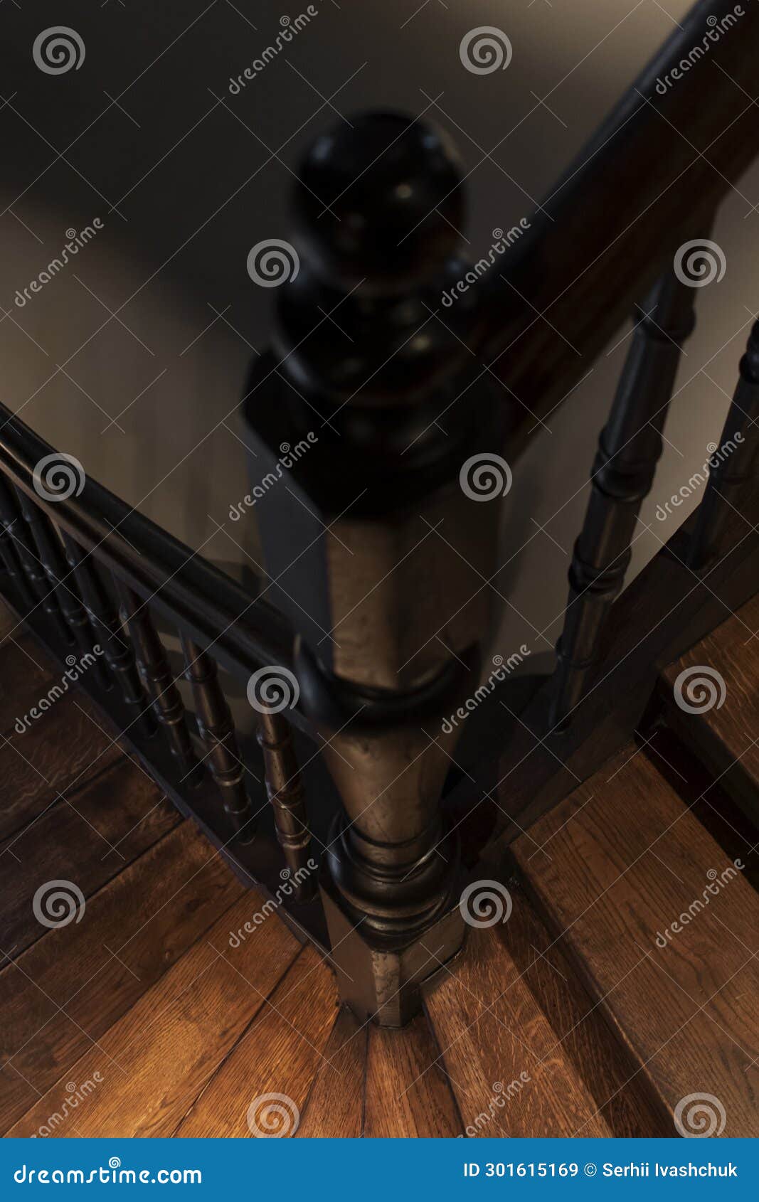 Wooden Handrail With Steel Pipes For Granite Finished Staircase Steps ...