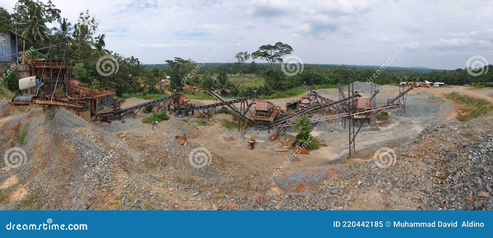 Broyeur En Pierre Machine Mine Roche Image éditorial - Image of pierre ...