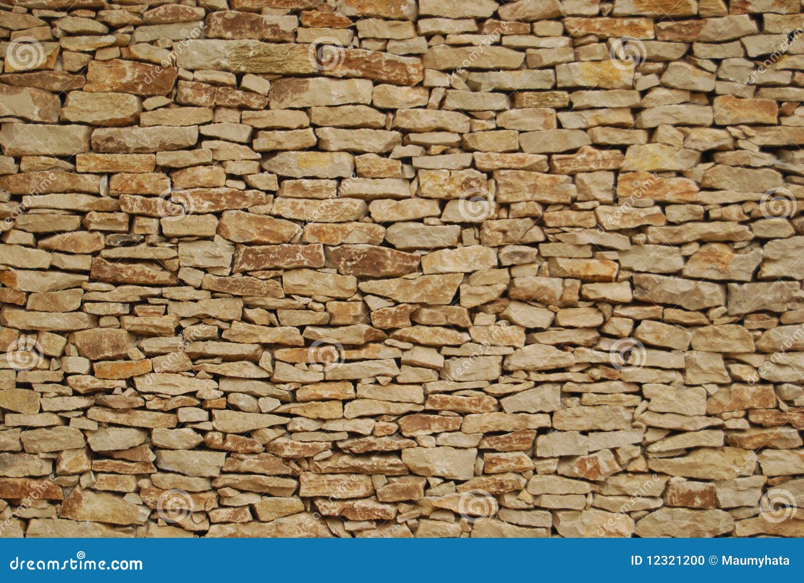 Bruchsteinwand stockfoto. Bild von ummauerung, fassade - 12321200