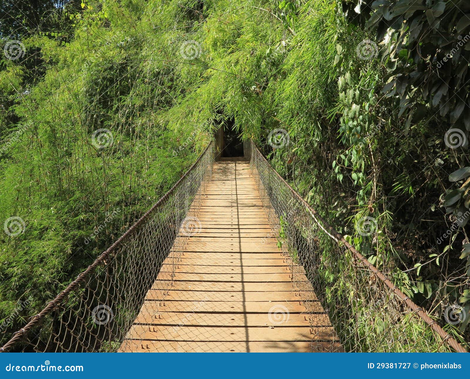 Brug Bij De Watervallen Van Ka Chang Stock Afbeelding - Image of bomen ...