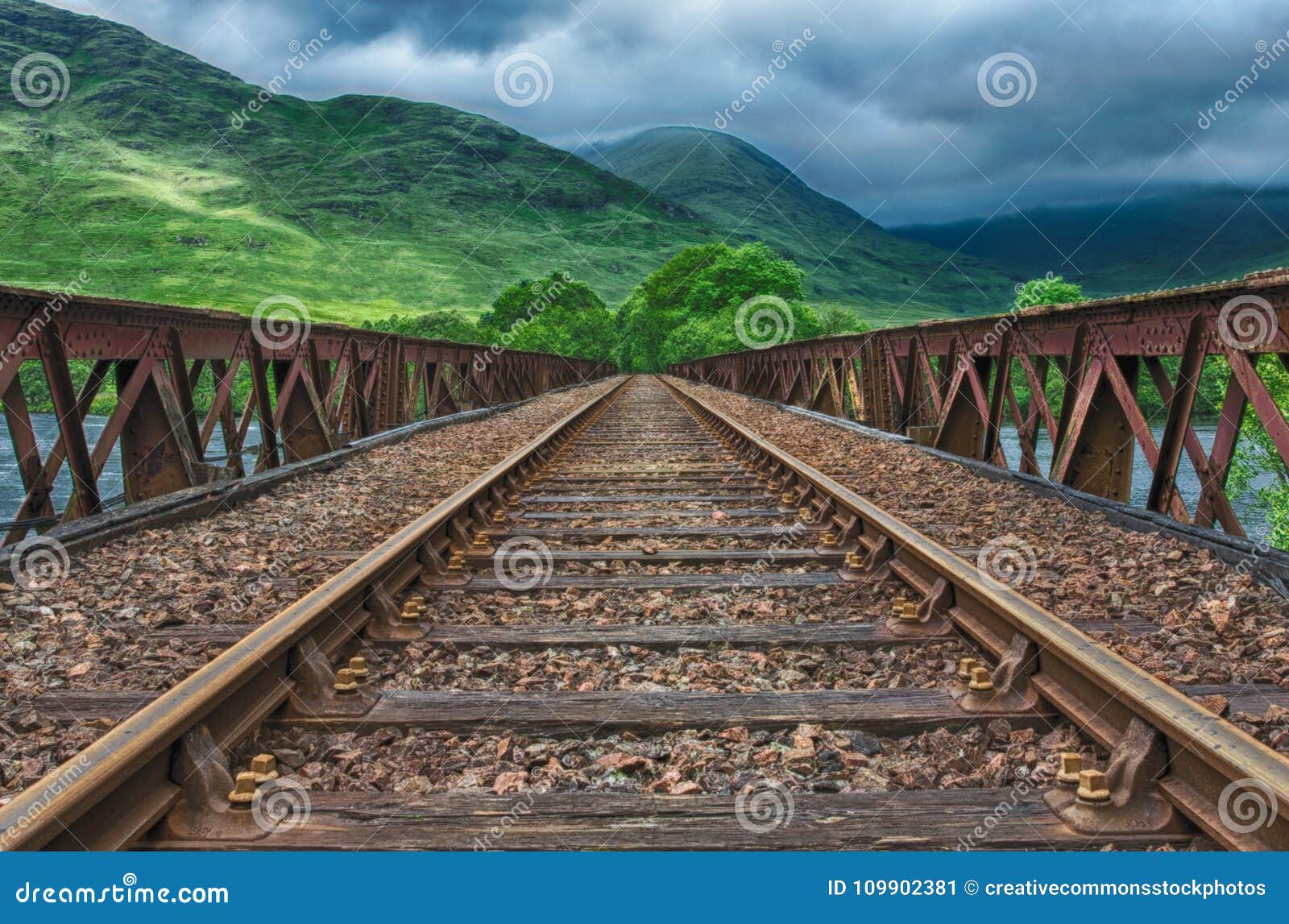 Brug, Wolken, Troebel Picture. Image: 109902381