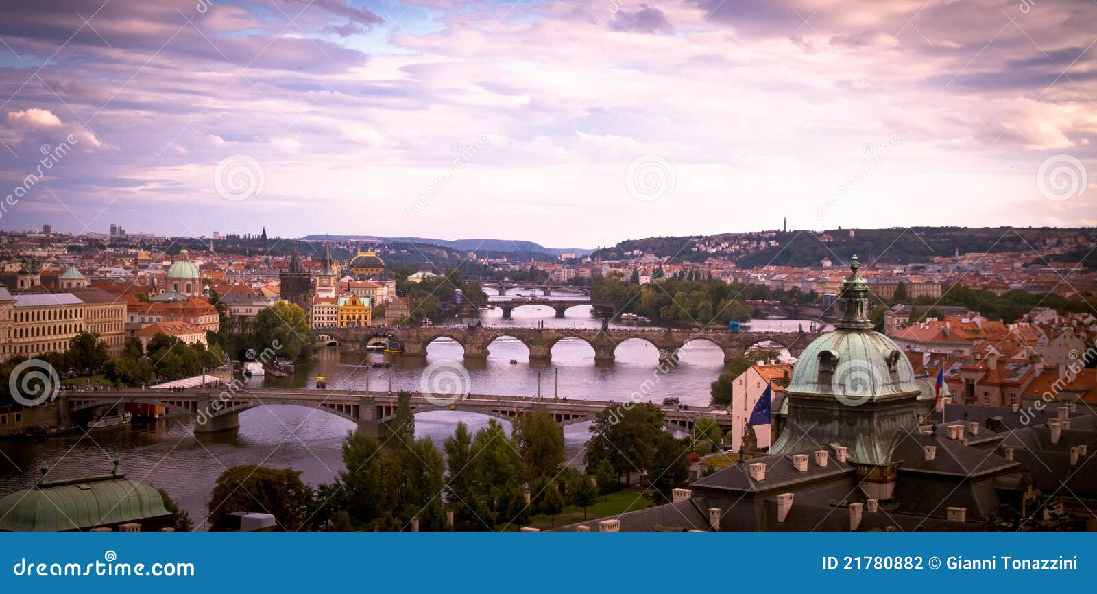 Bruggen Van Praag Bij Dageraad. Stock Foto - Image of panorama ...