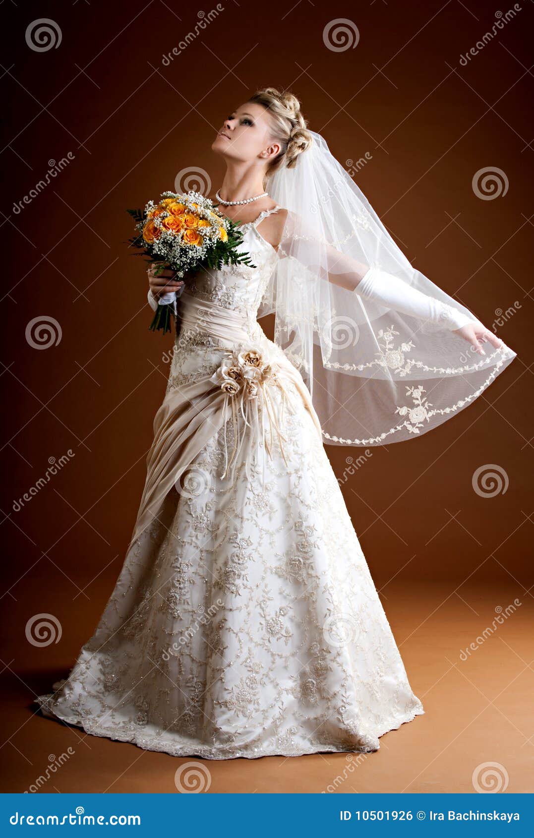 Bruid stock foto. Image of bruid, liefde, lachen, viering - 10501926