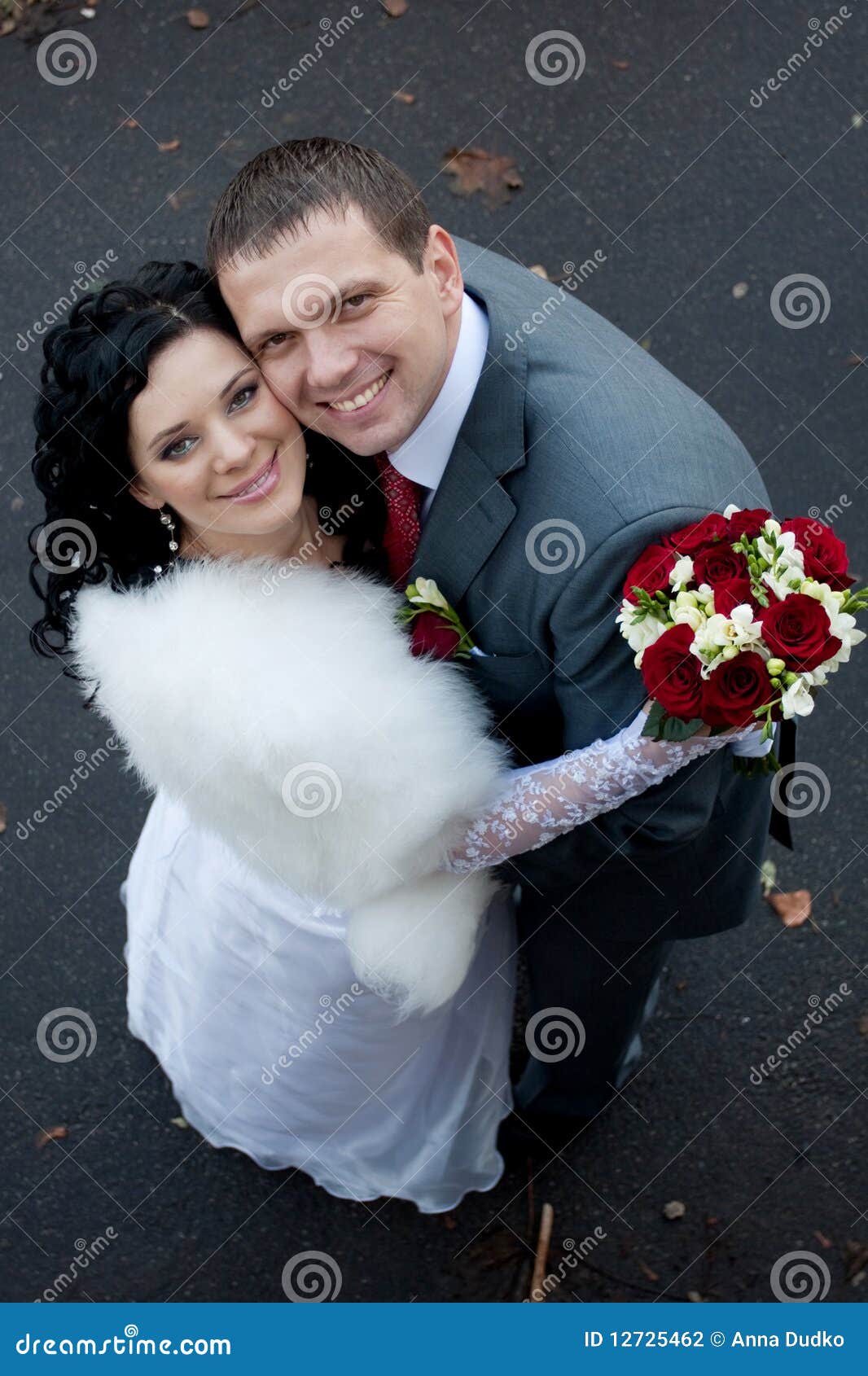 Bruid en bruidegom stock foto. Image of mannetje, knap - 12725462