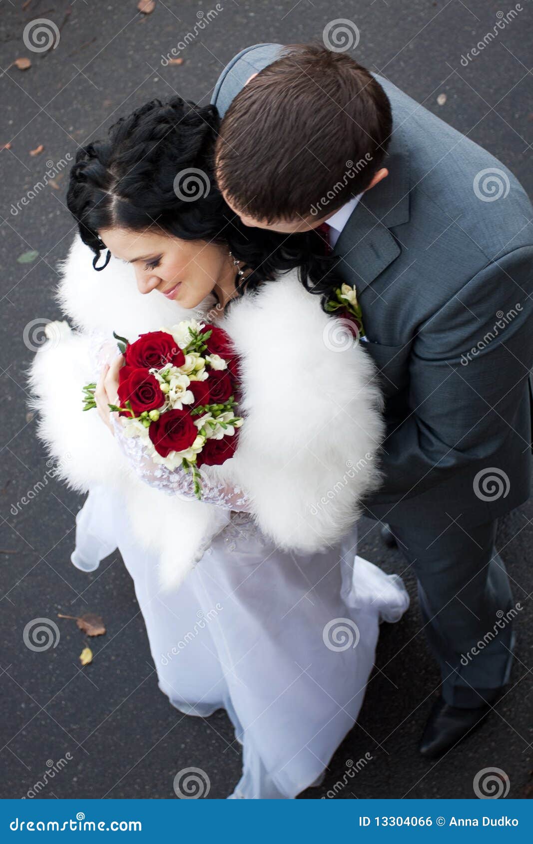 Bruid en bruidegom stock foto. Image of formeel, echtgenoot - 13304066