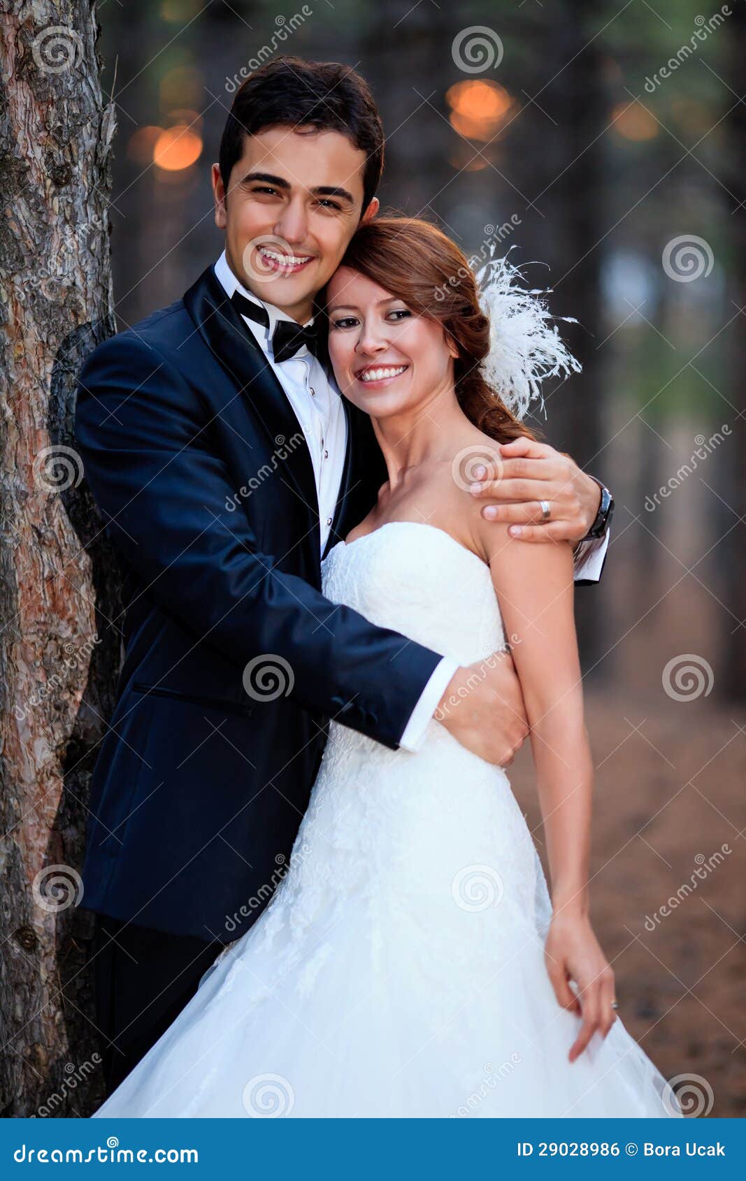 Bruid En Bruidegom Klaar Voor Het Huwelijk Stock Foto - Image of ...