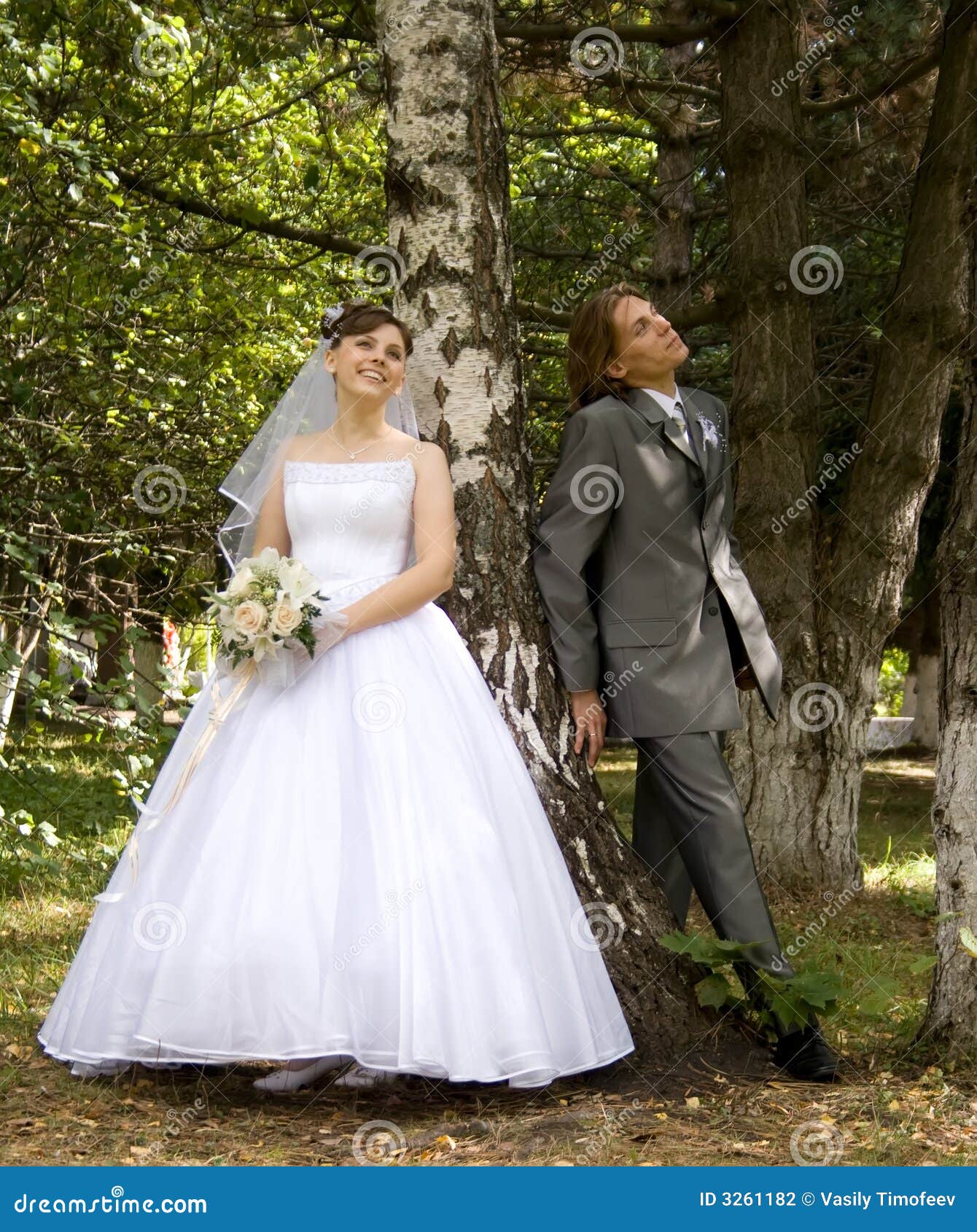 Bruid met bruidegom stock foto. Image of bruid, liefde - 3261182