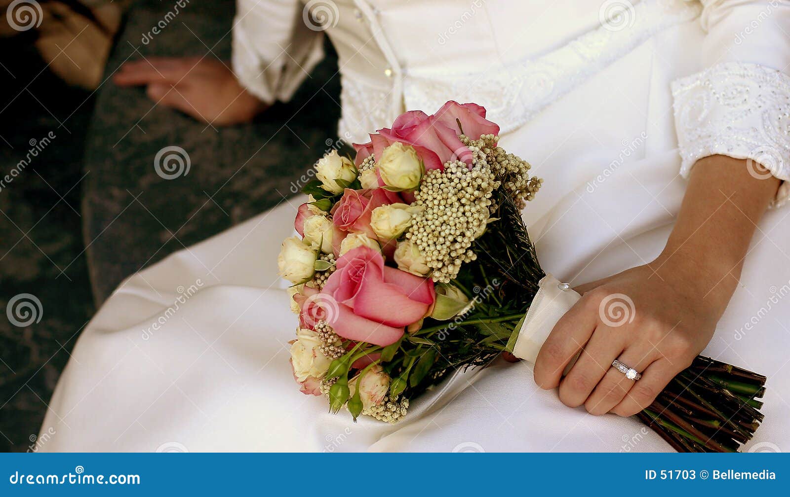 Bruids bloemen stock afbeelding. Image of paar, ringen, bezet - 51703