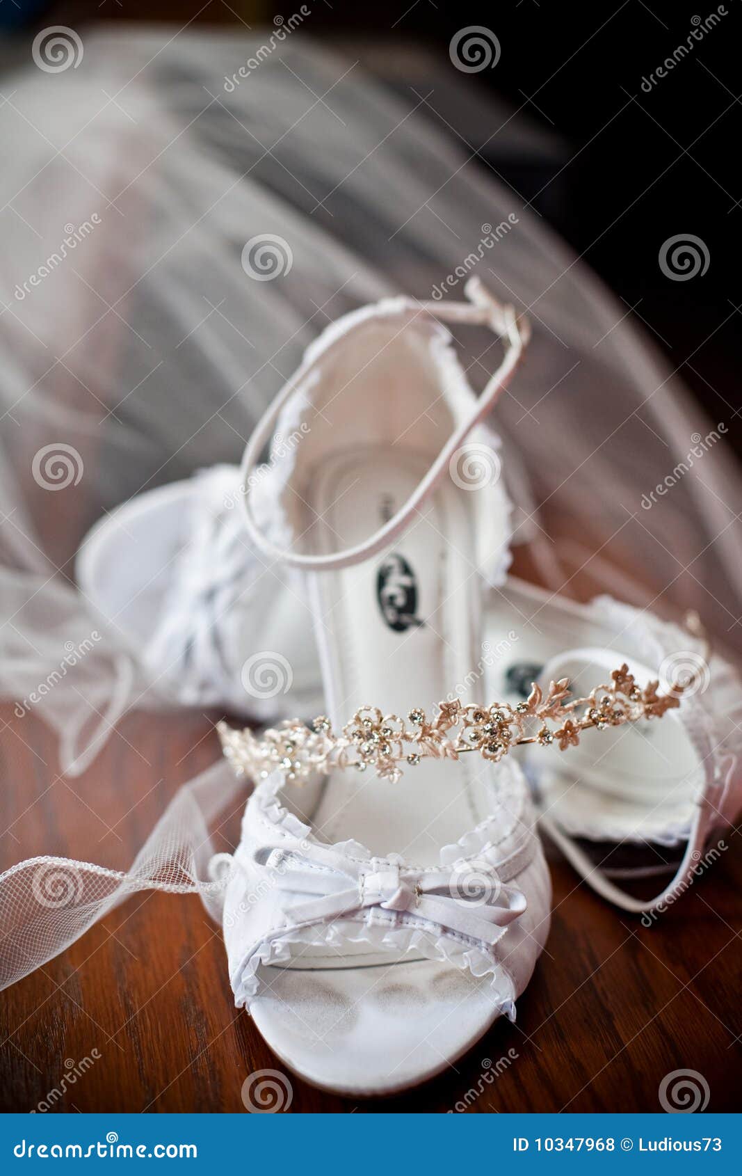 Bruids Schoenen stock foto. Image of manier, garderobe - 10347968