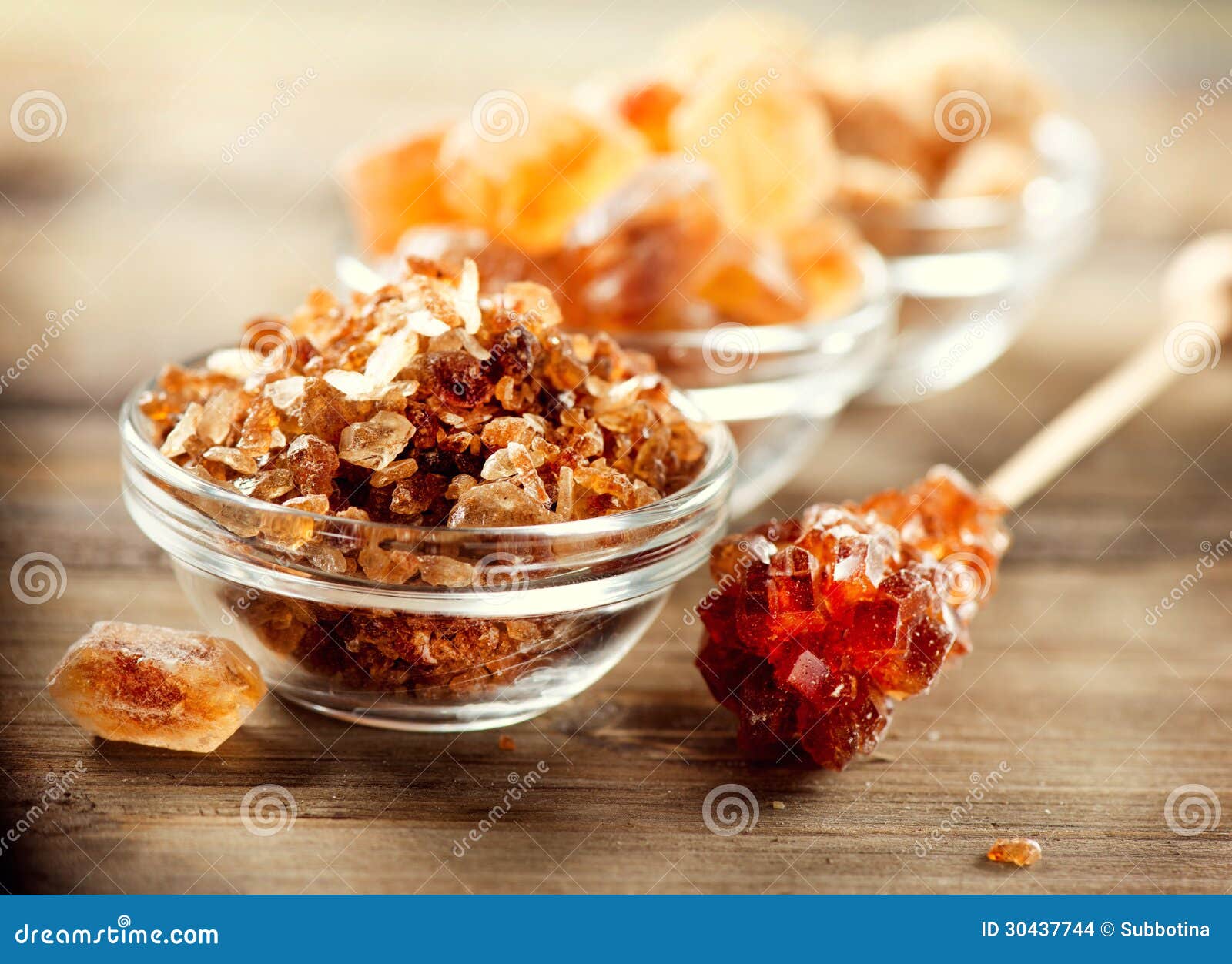 Bruine Suiker. Rietsuiker stock foto. Image of kubus - 30437744