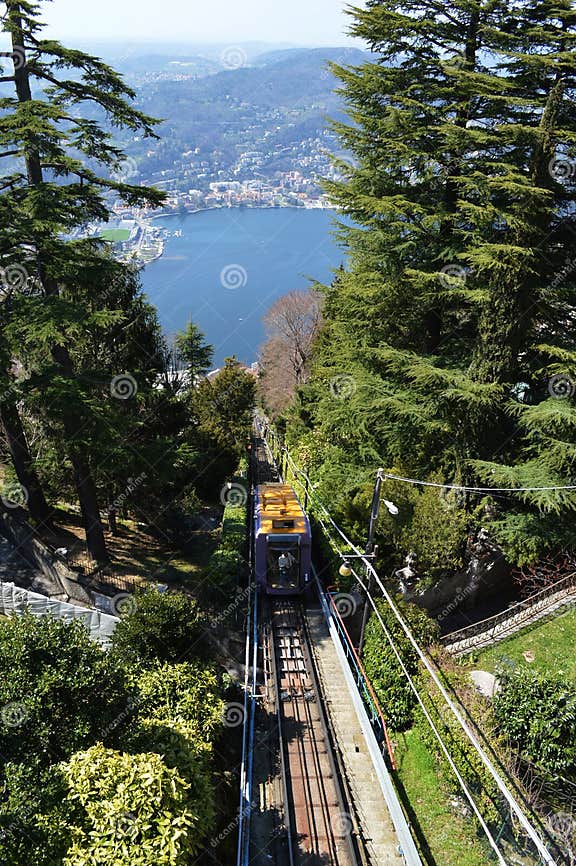 Brunate funicular foto editorial. Imagen de pasajeros - 34092046