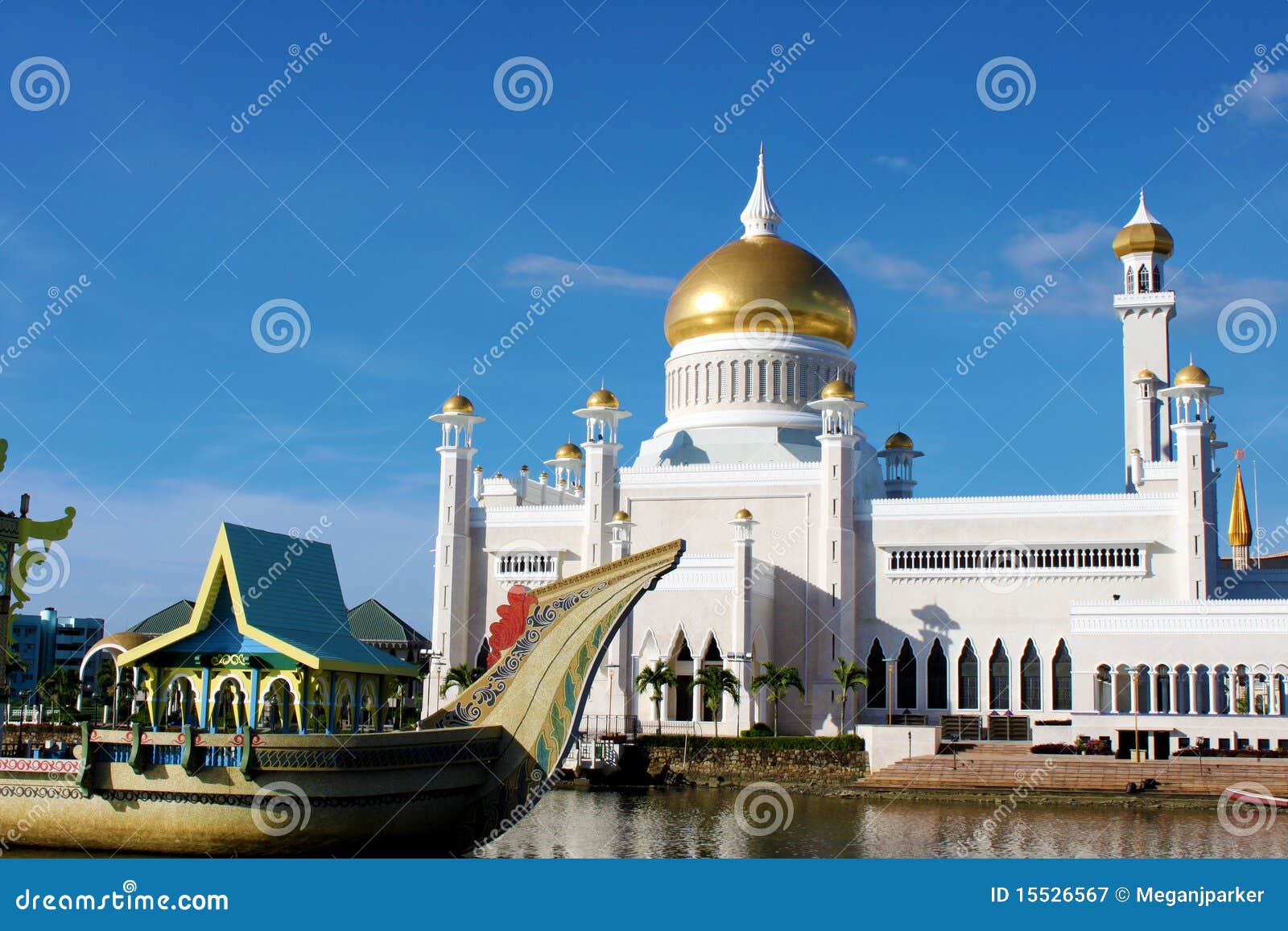 Brunei Mosque stock image. Image of prayer, golden, brunei - 15526567
