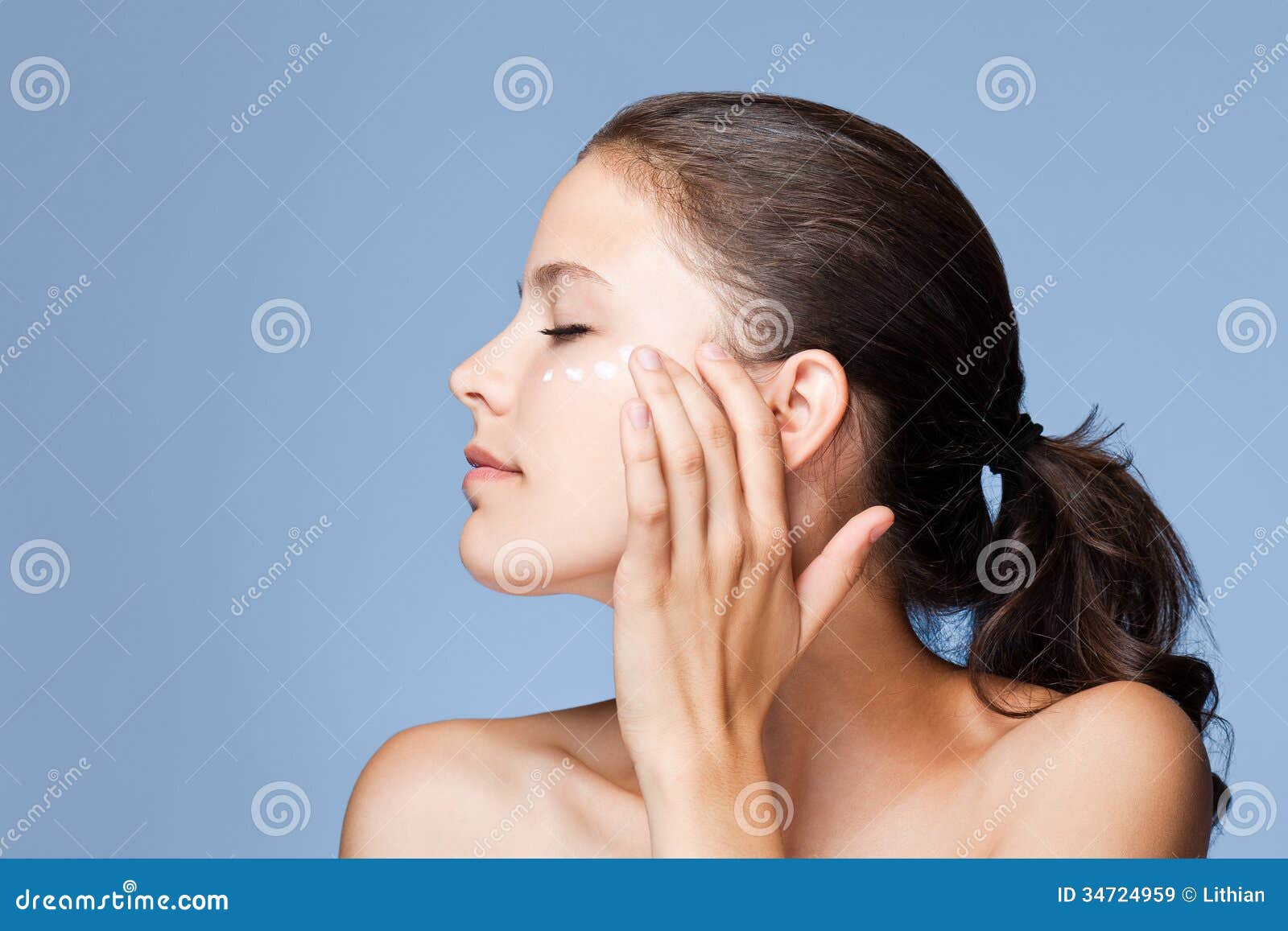 Brunette Beauty Using Lotion. Stock Image - Image of natural, hydrating ...