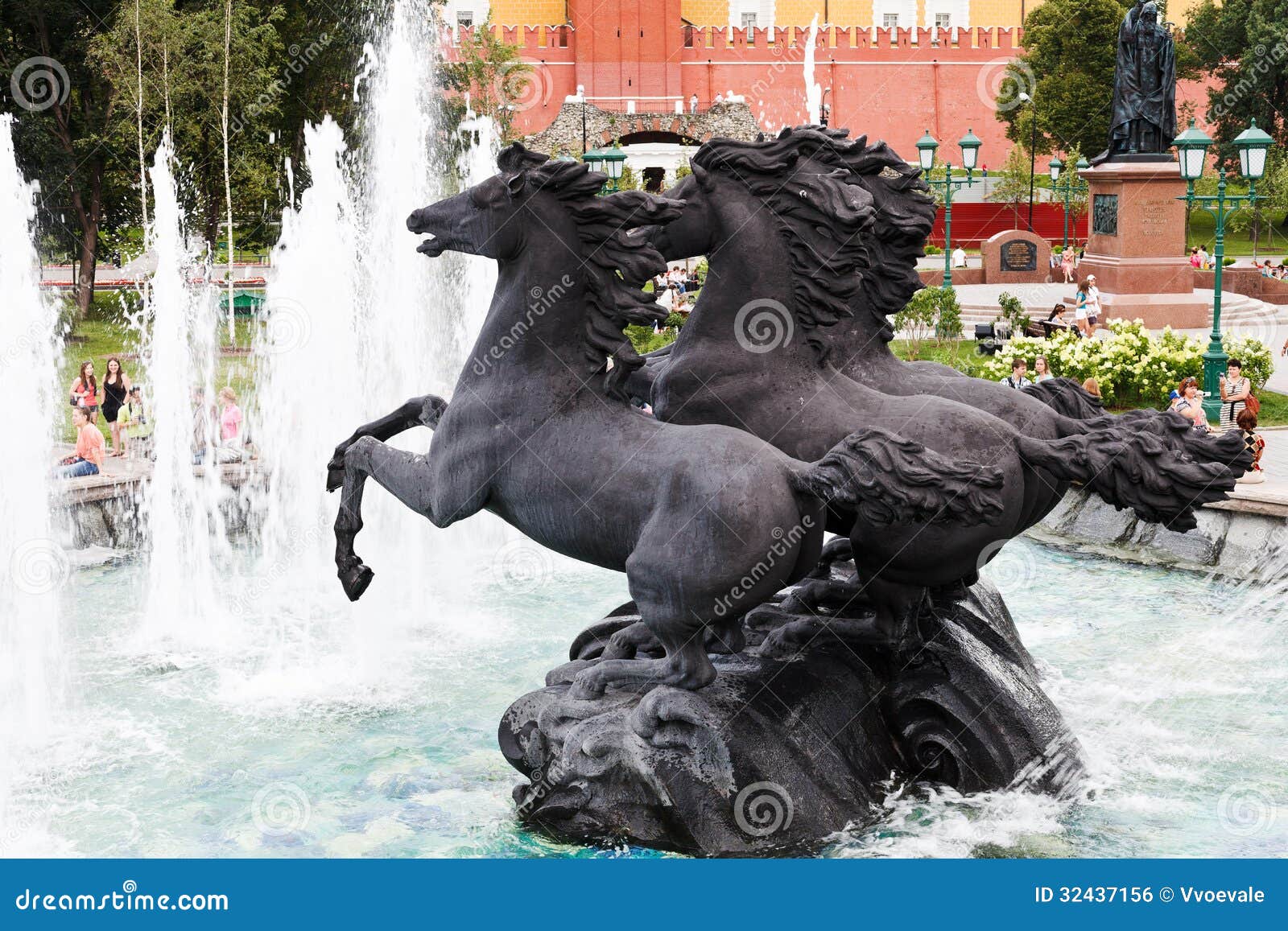 Brunnen in Alexander-Garten, Moskau Redaktionelles Foto - Bild von ...