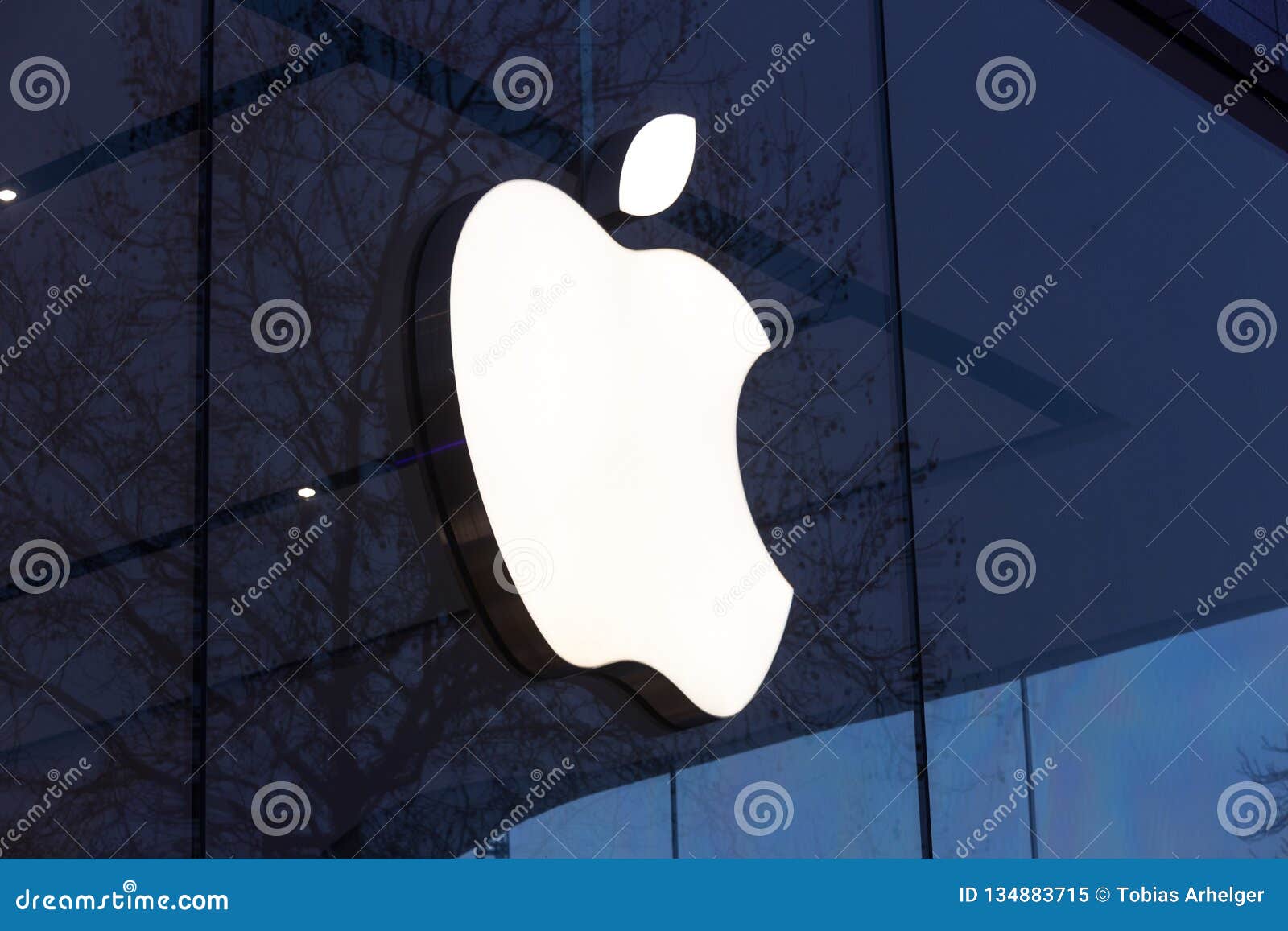 Brussels, Brussels/belgium - 13 12 18: Apple Store Sign in Brussels ...