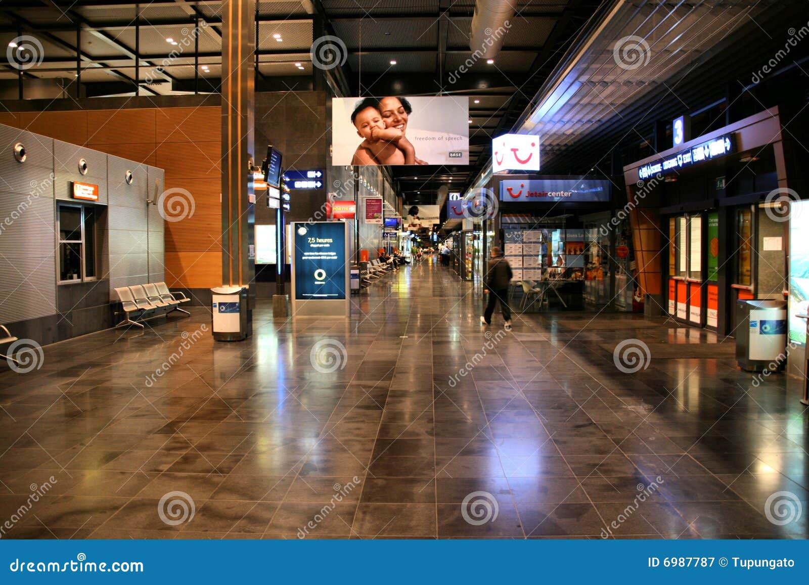 Brussels Charleroi Airport editorial photography. Image of airport ...