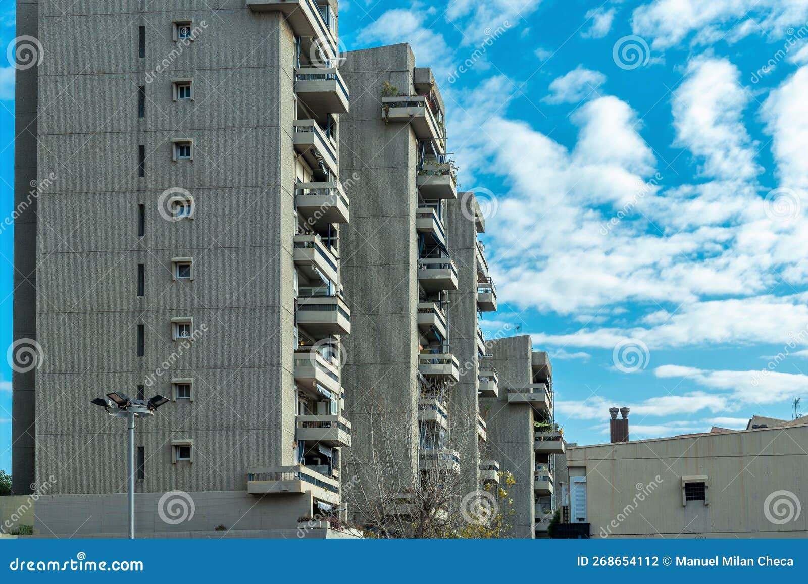 Brutalist Architecture Buildings, 1950s Architectural Style, United ...