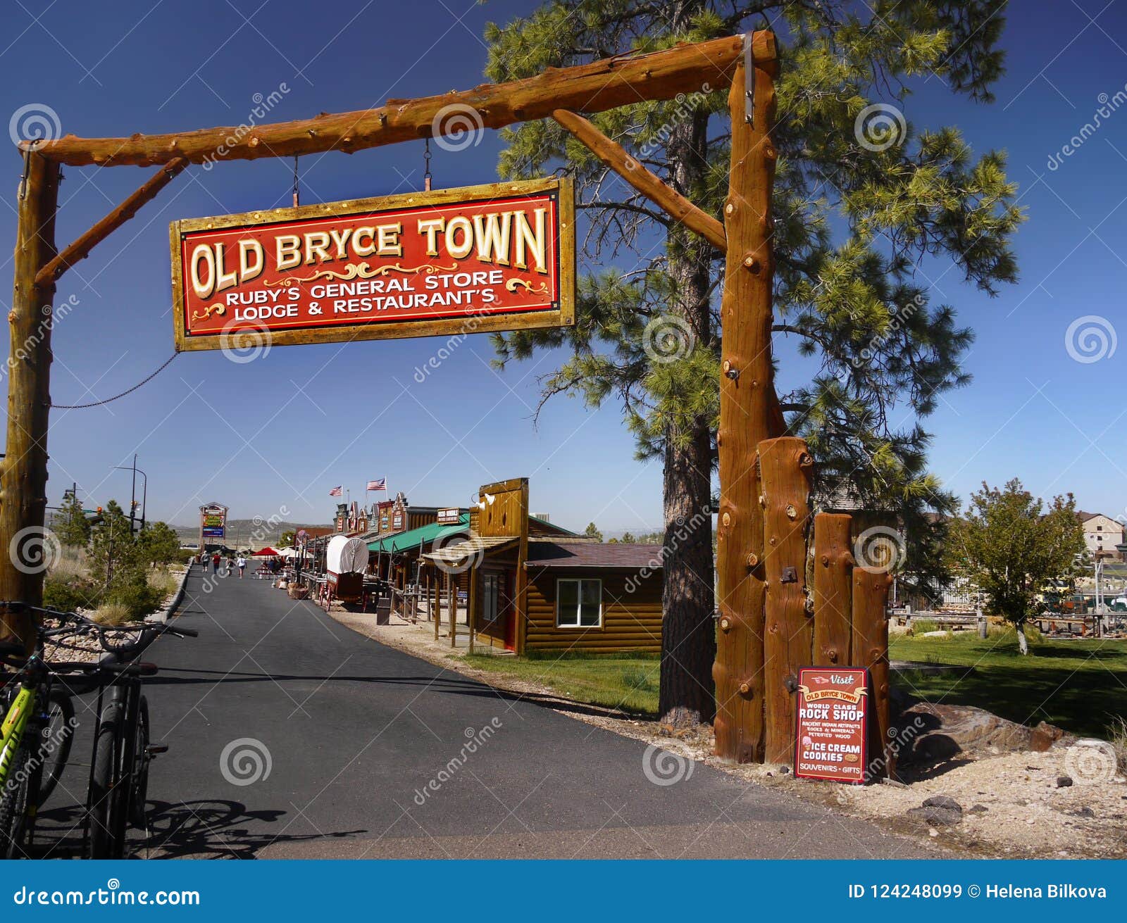 Bryce Canyon Old Western Town, Utah Image stock éditorial - Image du ...