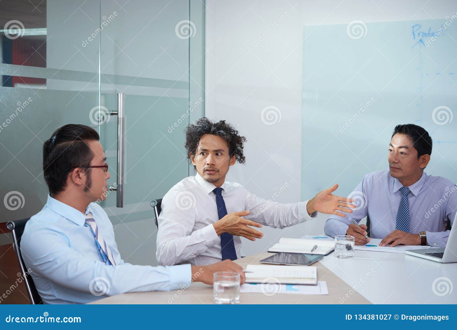 Bsuiness Team Discussing Problems Stock Image - Image of discussing ...