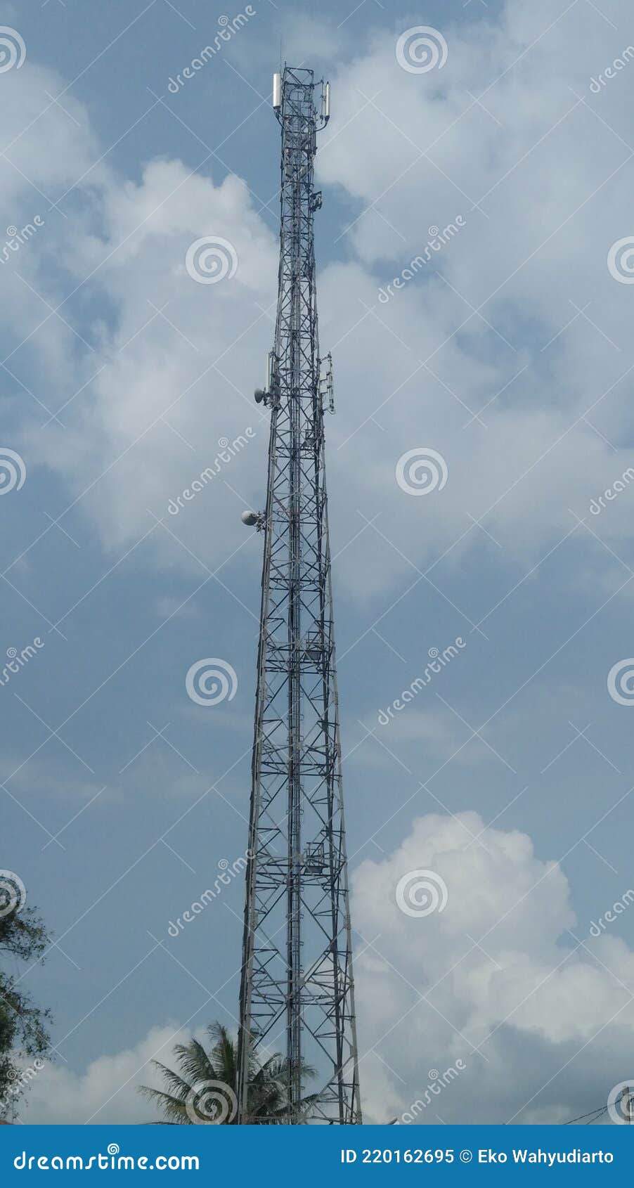 BTS TOWER stock image. Image of menara, vitality, komunikasi - 220162695