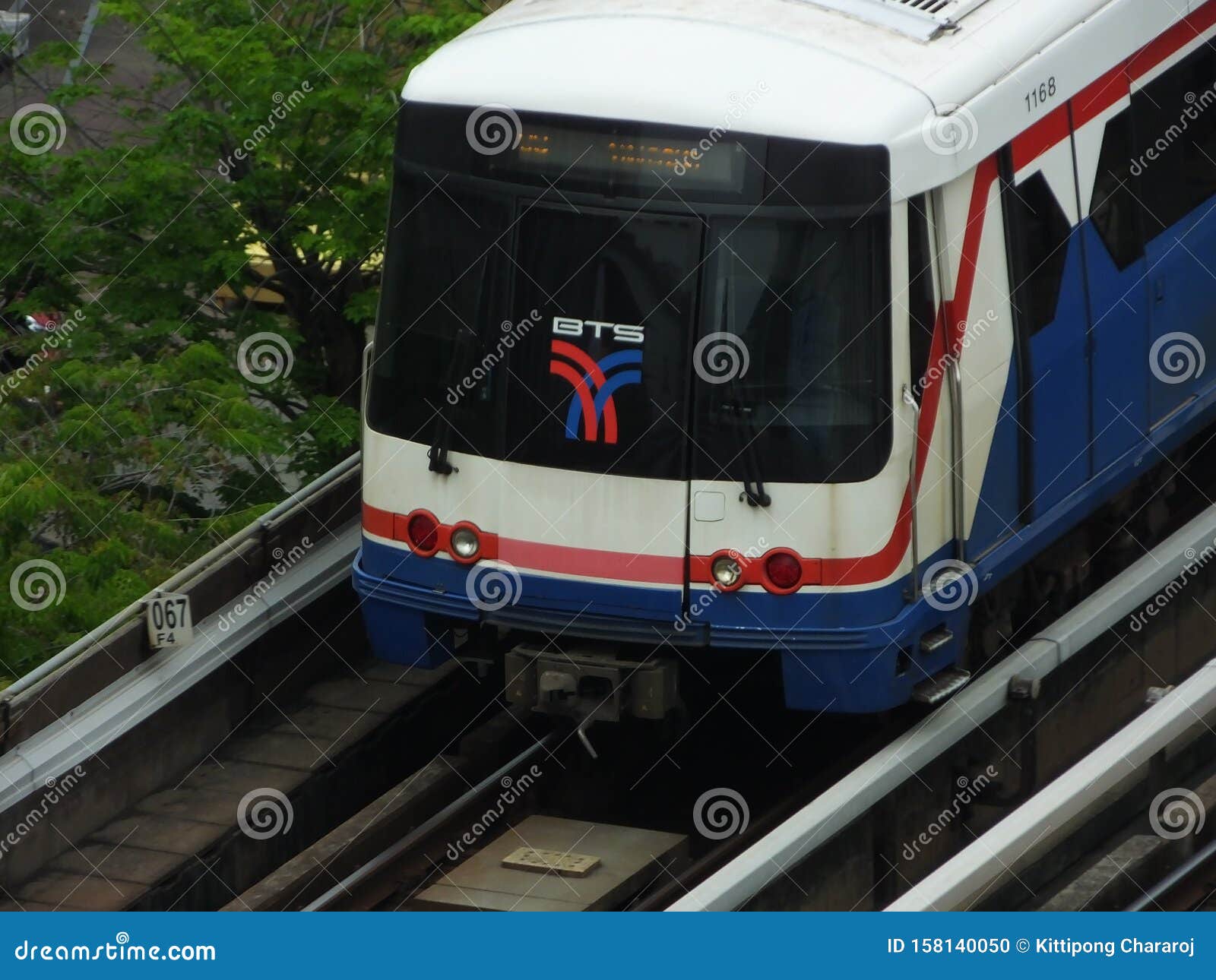 BTS Trains.on BANGKOK THAILAND Editorial Image - Image of bangkok ...