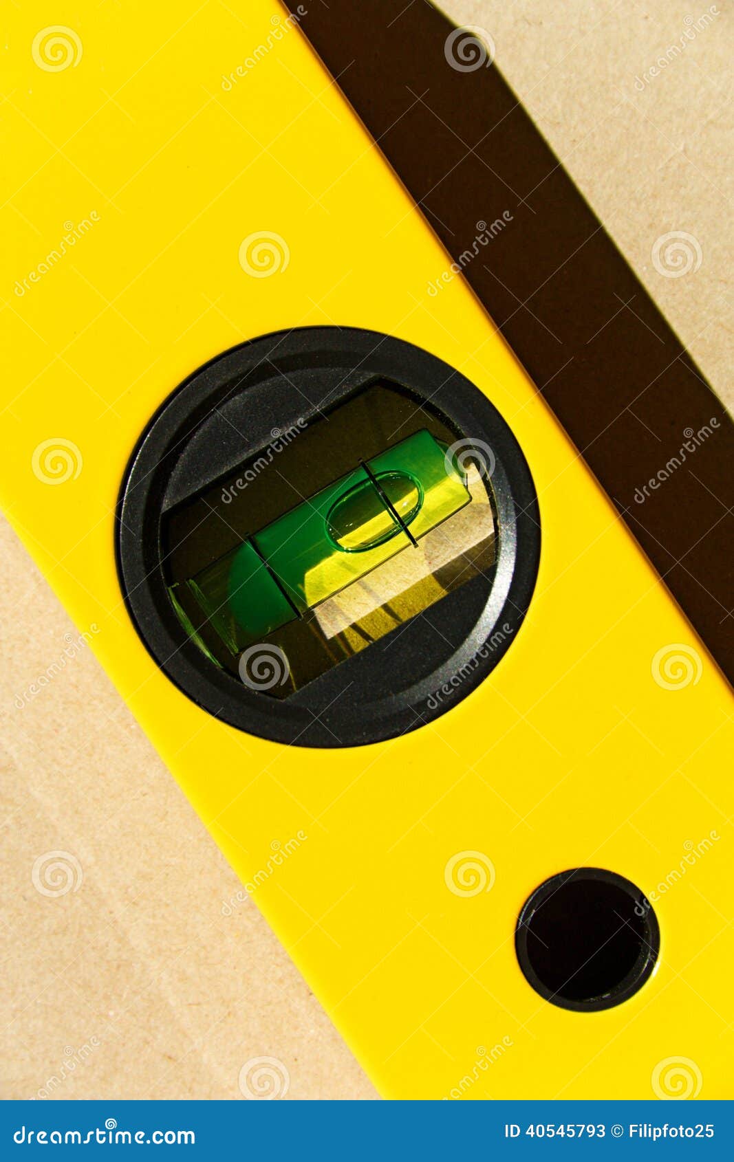 Bubble in the Level Indicator Stock Image - Image of mason, green: 40545793