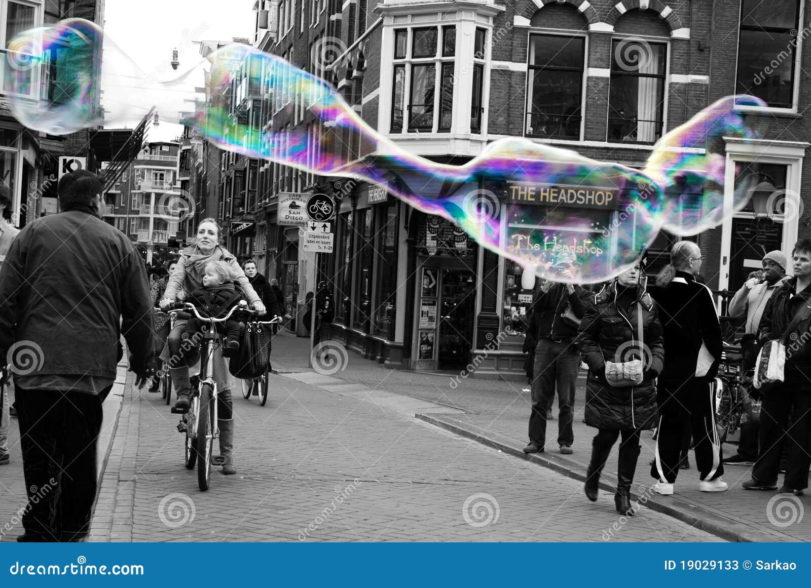 Bubble Performance, Amsterdam Editorial Stock Photo - Image of street ...