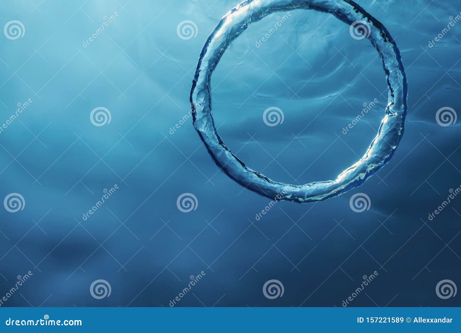 Bubble Ring Underwater, Ring Bubble Stock Image - Image of wave, liquid ...